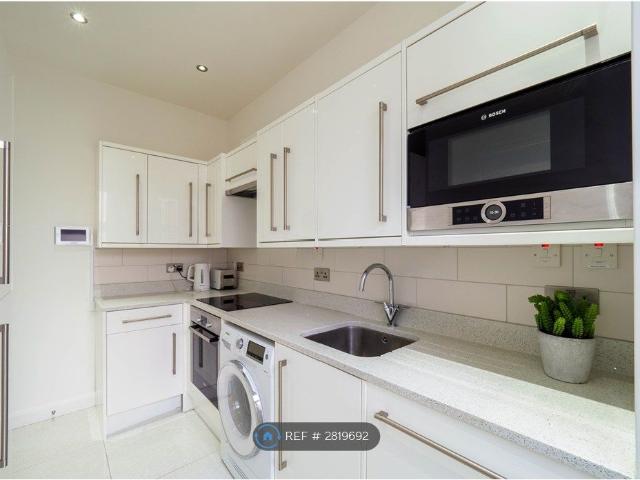 Kilburn High Road, London NW6, Room to rent, £895 pcm | PrimeLocation