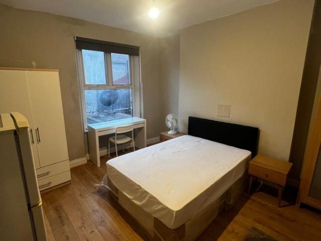 Kilburn High Road, London NW6, Room to rent, £1,083 pcm | PrimeLocation
