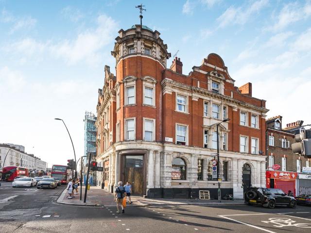Kilburn High Road, London NW6, 2 bed flat to rent, £2,500 pcm | PrimeLocation
