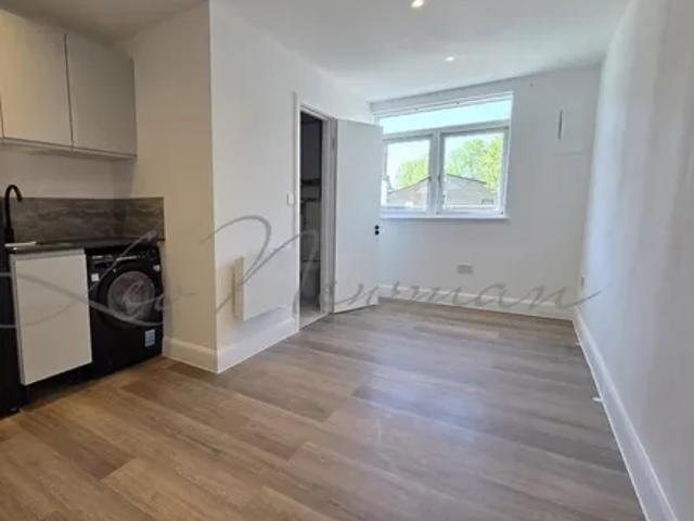 Kilburn High Road, London, NW6 7PY, United Kingdom | 1 bed house for rent #167548500 | Rentberry
