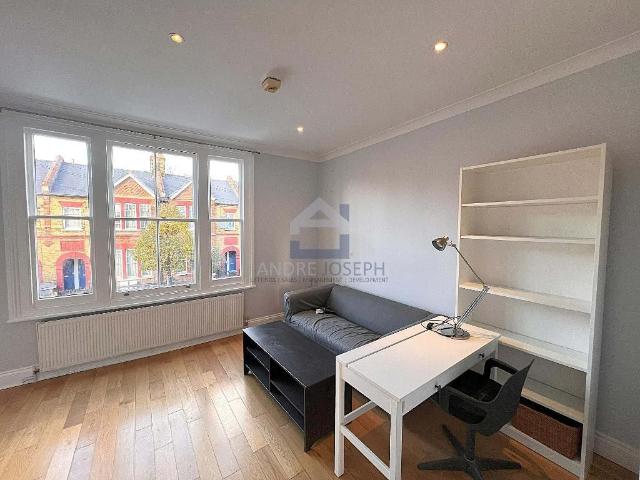 Kilburn Lane, Queens Park W10, 1 bed flat to rent, £2,000 pcm | PrimeLocation