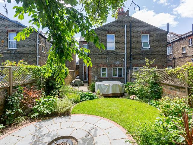 Kilburn Lane, Queens Park W10, 1 bed flat to rent, £2,100 pcm | PrimeLocation