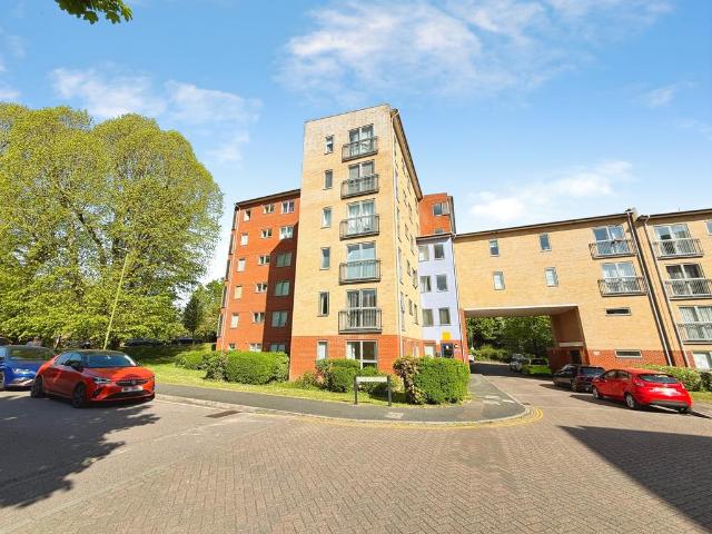 Kilby Road, Stevenage, SG1 2 bed flat to rent £1,450 pcm £335 pw