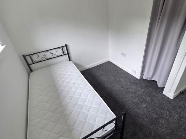 Kilcreggan View, East, Greenock PA15, 3 bed flat to rent, £750 pcm | PrimeLocation