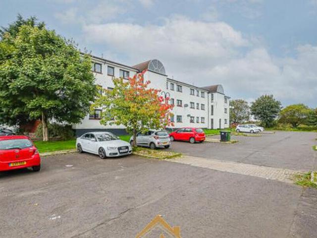 Kildonan Court, Newmains, 3 Bedroom Flat