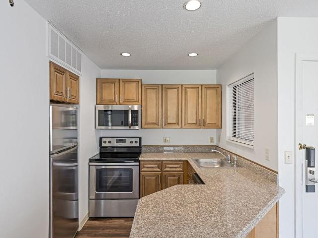 Kilgore Apartments ANR Kalamazoo LDHA, LLC Studio Apartment for Rent at 1500 E Kilgore Rd, Kalamazoo, MI 49001 Millwood