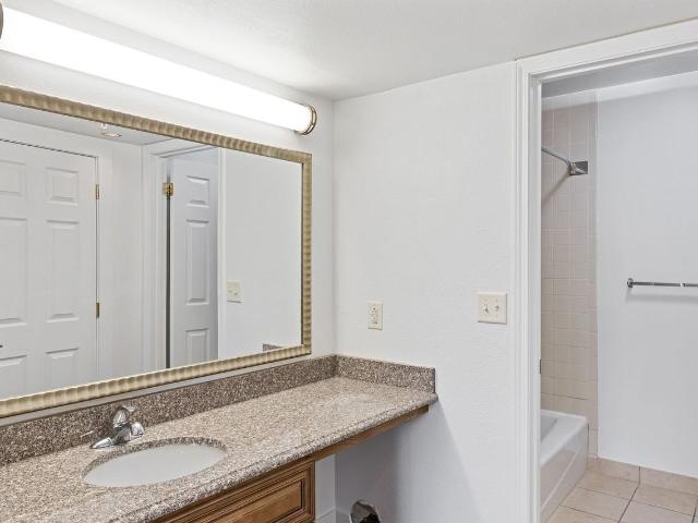 Kilgore Apartments ANR Kalamazoo LDHA, LLC Studio Apartment for Rent at 1500 E Kilgore Rd, Kalamazoo, MI 49001 Millwood