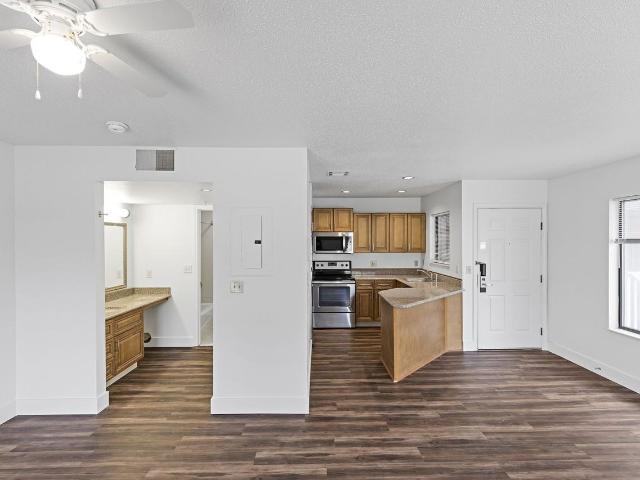 Kilgore Apartments ANR Kalamazoo LDHA, LLC Studio Apartment for Rent at 1500 E Kilgore Rd, Kalamazoo, MI 49001 Millwood