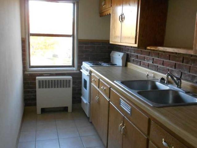 Kilian 2 Bedroom Apartment for Rent at 905 Kilian Blvd Se, St. Cloud, MN 56304 Clemens and Munsinger Gardens