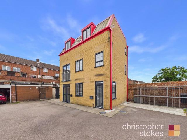 Killarney Court, Lodge Crescent. 2 bed flat to rent £1,700 pcm £392 pw