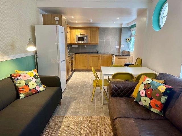 Killigrew Street Room 1