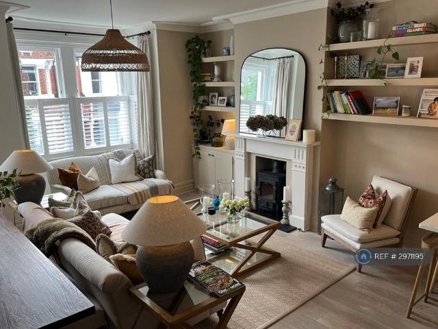 Killyon Road, London, SW8 2 bed maisonette to rent £3,700 pcm £854 pw