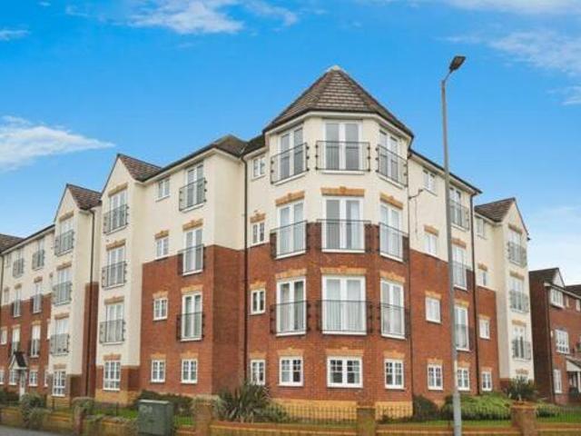 Kilmaine Avenue, Manchester, 2 Bedroom Flat