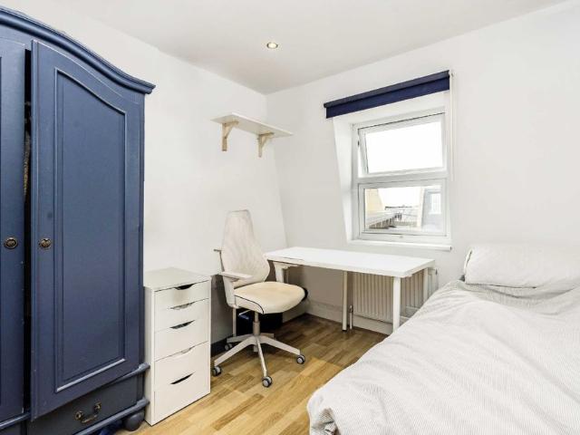 Kilmaine Road, Bishops Park, SW6, London