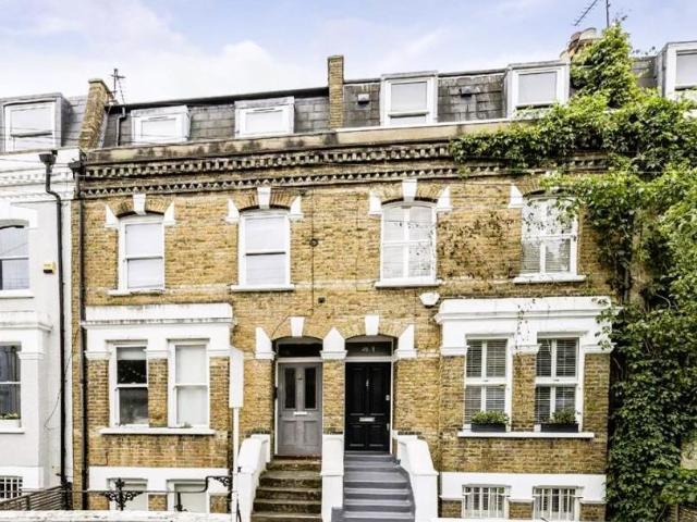 Kilmaine Road, Fulham SW6 2 bed apartment to rent £2,950 pcm £681 pw