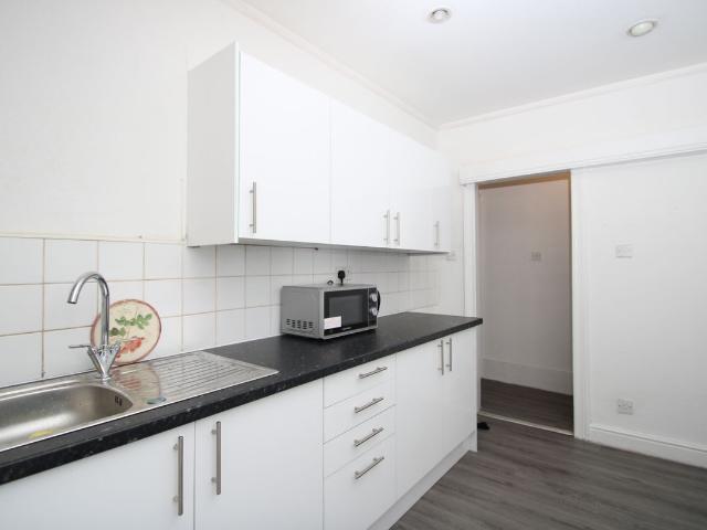 Kilmartin Avenue, London SW16, 2 bed flat to rent, £1,900 pcm | PrimeLocation
