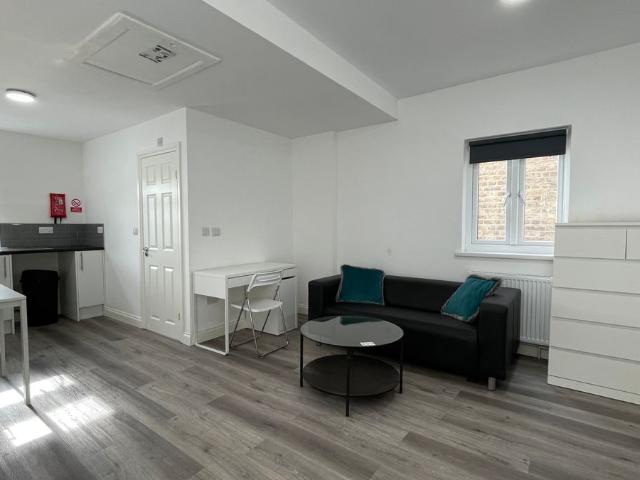 Kilmartin Road, Ilford IG3, Room to rent, £1,100 pcm | PrimeLocation