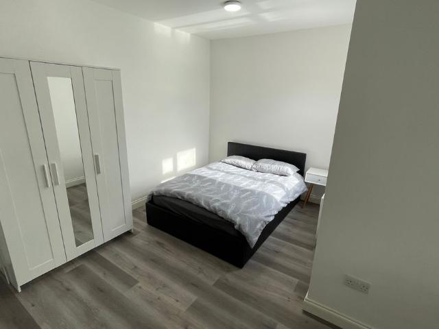 Kilmartin Road, Ilford IG3, Room to rent, £1,200 pcm | PrimeLocation