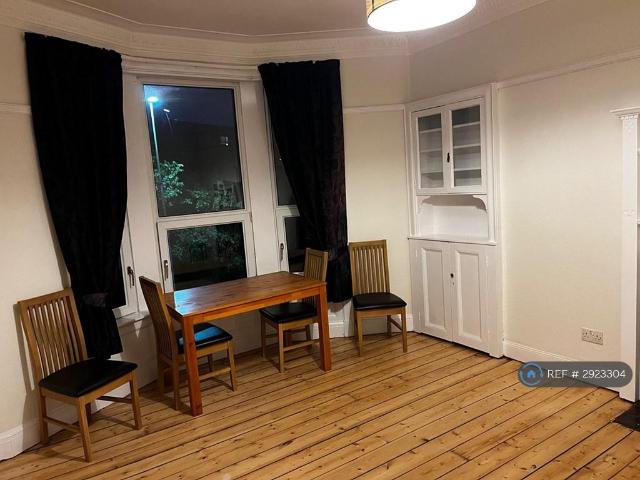 Kilmarnock Road, Glasgow, G43 2 bed flat to rent £1,150 pcm £265 pw
