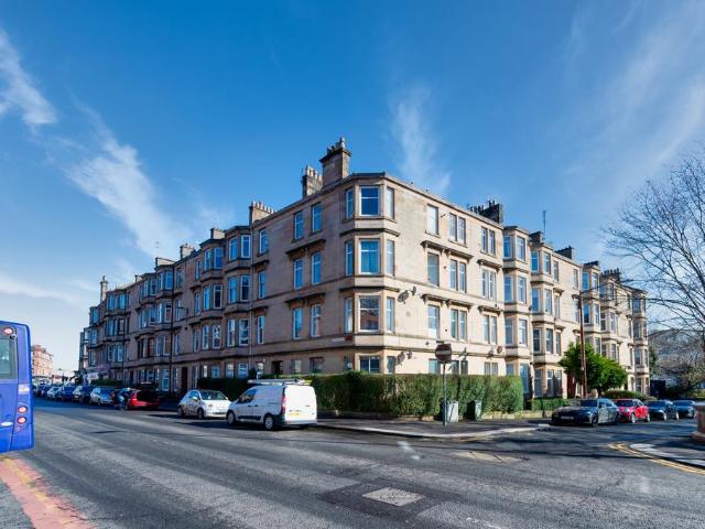 Kilmarnock Road, Flat 2 1. 2 bed flat to rent £1,295 pcm £299 pw