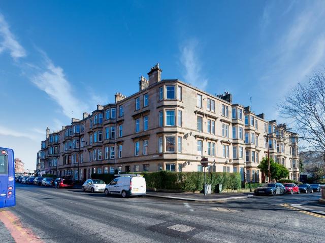 Kilmarnock Road, Shawlands, Glasgow G43, 2 bed flat to rent, £1,250 pcm | PrimeLocation