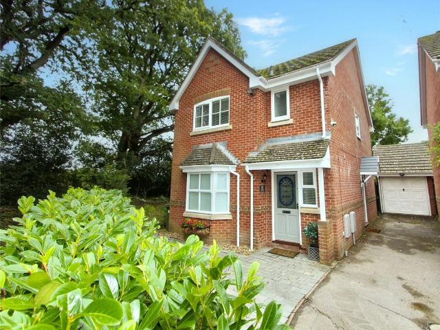 Kiln Field, Liss, Hampshire GU33, 3 bed detached house to rent, £2,250 pcm | PrimeLocation