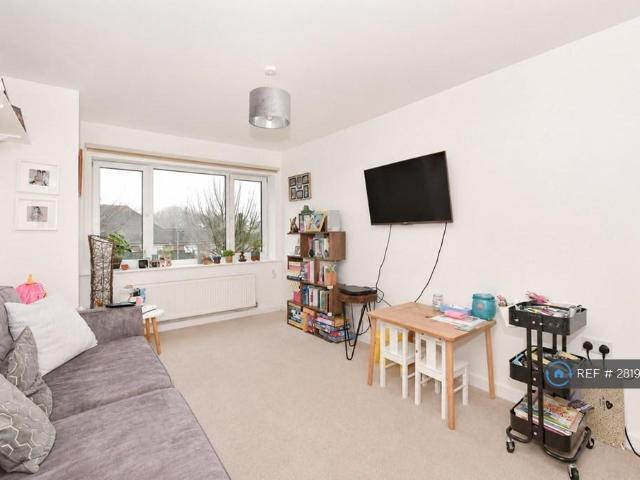 Kiln House, East Grinstead, RH19 2 bed flat to rent £1,450 pcm £335 pw