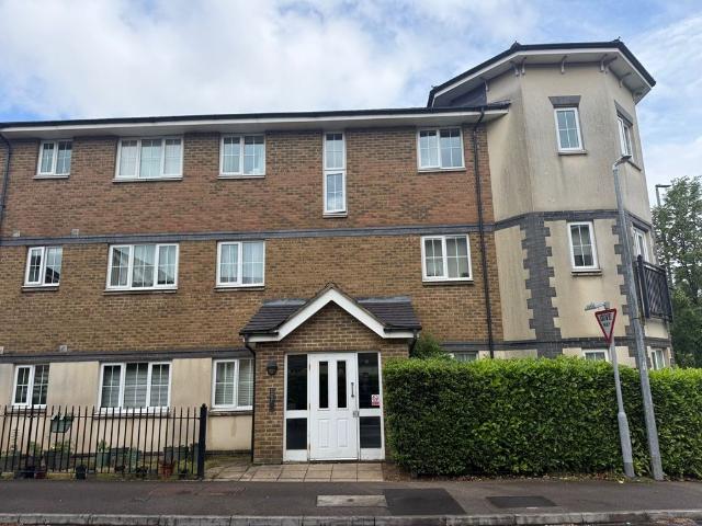 Kiln Way, Dunstable LU5, 2 bed flat to rent, £1,350 pcm | PrimeLocation