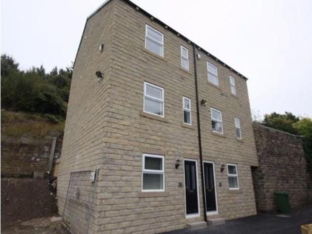 Kilner Bank, Huddersfield HD5, 4 bed semi detached house to rent, £1,050 pcm | PrimeLocation