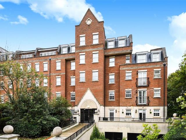 Kipling Close, Brentwood, CM14 2 bed apartment to rent £2,000 pcm £462 pw