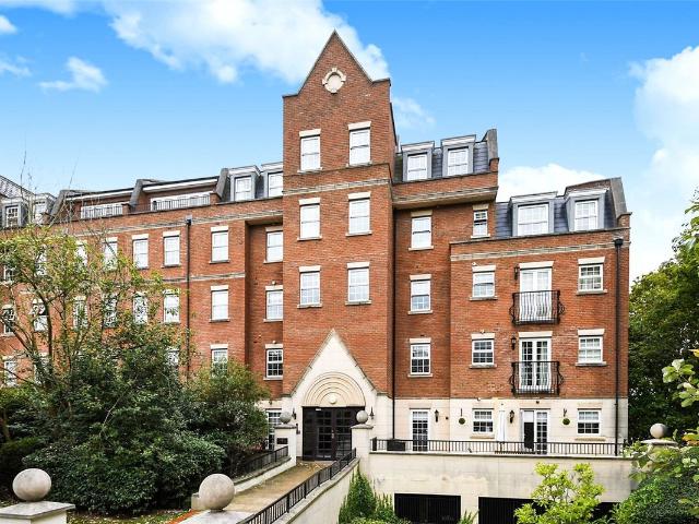 Kipling Close, Brentwood CM14, 2 bed flat to rent, £2,000 pcm | PrimeLocation