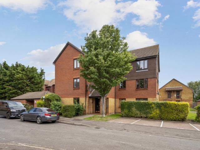 Kipling Drive, Colliers Wood SW19 2 bed apartment to rent £1,800 pcm £415 pw