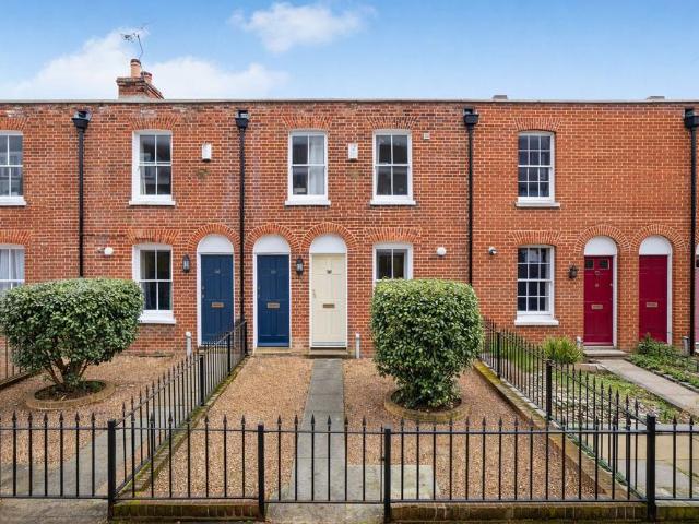 Kirbys Lane, Canterbury CT2 5 bed house to rent £2,700 pcm £623 pw