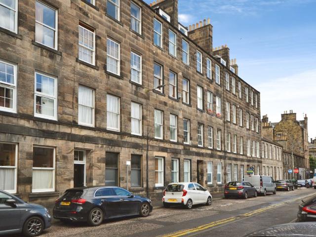 Kirk Street, Edinburgh EH6, 3 bed flat to rent, £1,595 pcm | PrimeLocation