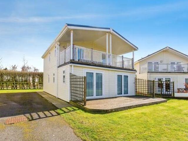 Kirkgate, Tydd St. Giles, 3 Bedroom Lodge