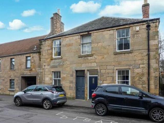 Kirkgate, Fife, 2 Bedroom Flat