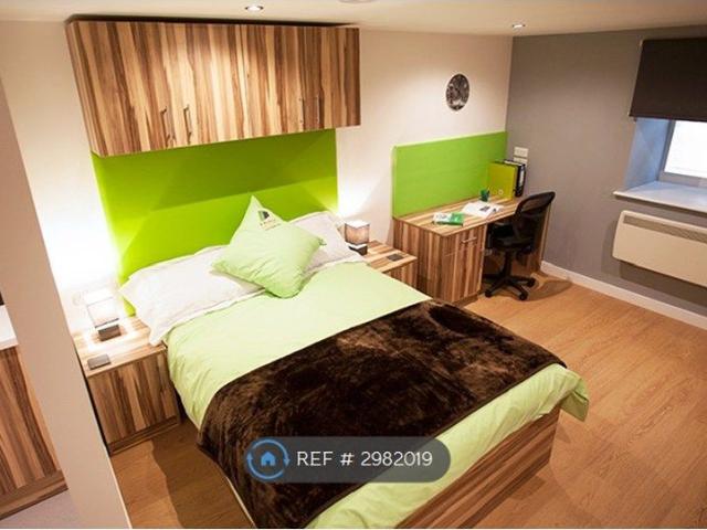 Kirkgate, Huddersfield HD1, Studio to rent, £700 pcm | PrimeLocation
