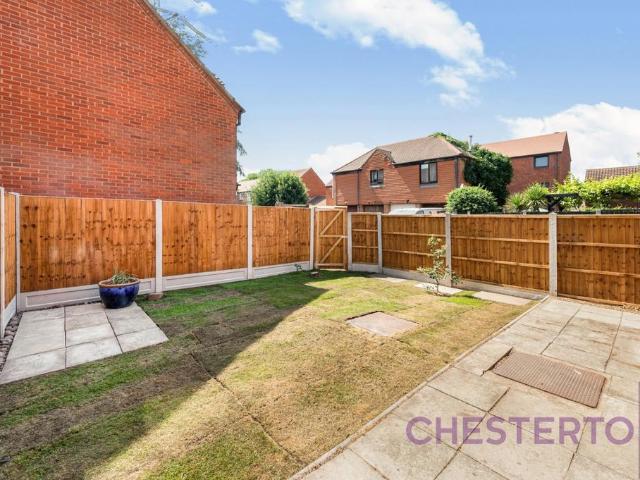 Kirkham Road, London, E6 3 bed semi detached house to rent £2,350 pcm £542 pw