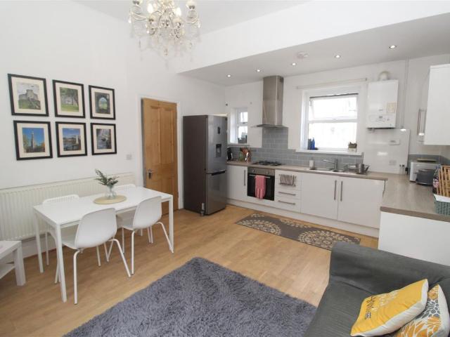 Kirkland Court, Roath, Cardiff CF23, 2 bed flat to rent, £1,350 pcm | PrimeLocation
