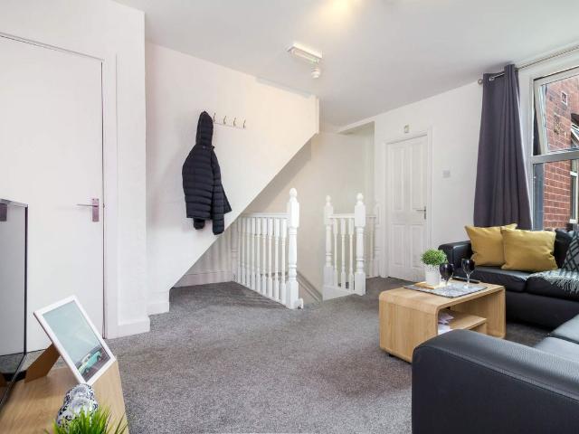 Kirkstall Road, Leeds LS4, Room to rent, £559 pppm | PrimeLocation