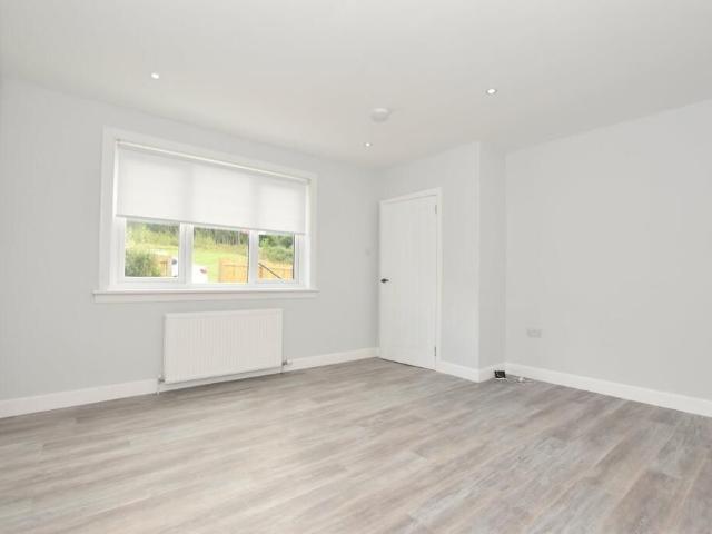 Kirkton Avenue, Glasgow G72, 2 bed flat to rent, £925 pcm | PrimeLocation