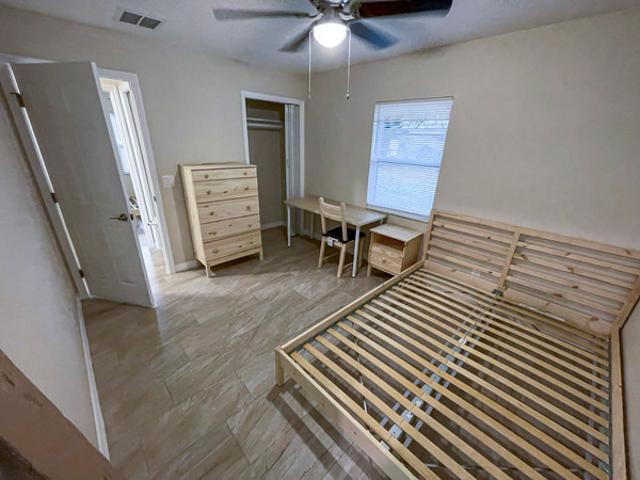 Kissimmee House with Workspace. Comfortable & newly renovated