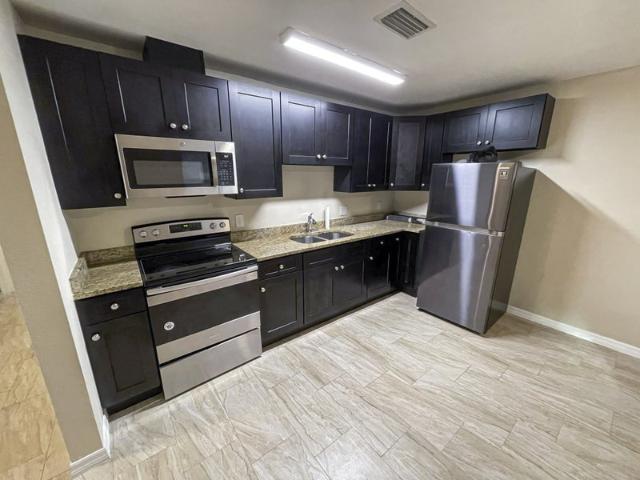 Kissimmee House with Workspace. Comfy & newlyrenov
