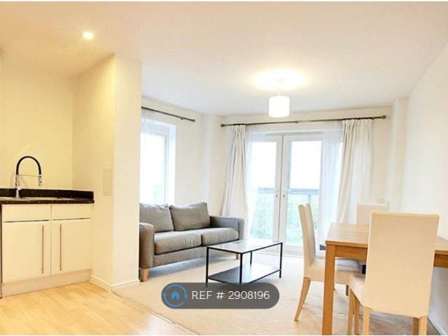 Kittiwake House, Slough SL1, 2 bed flat to rent, £1,500 pcm | PrimeLocation