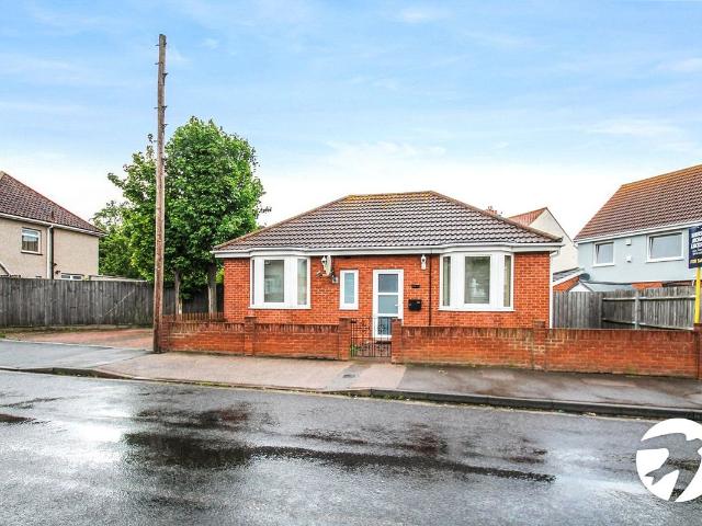 Kitchener Avenue, Gravesend, Kent DA12, 2 bed bungalow to rent, £1,550 pcm | PrimeLocation