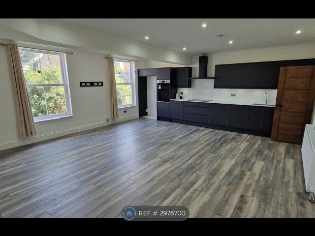 Kitchener Avenue, Kent DA12, 5 bed detached house to rent, £2,700 pcm | PrimeLocation