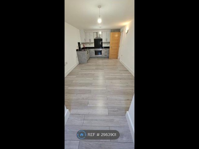 Kitchener House, High Wycombe HP11, 2 bed flat to rent, £1,500 pcm | PrimeLocation
