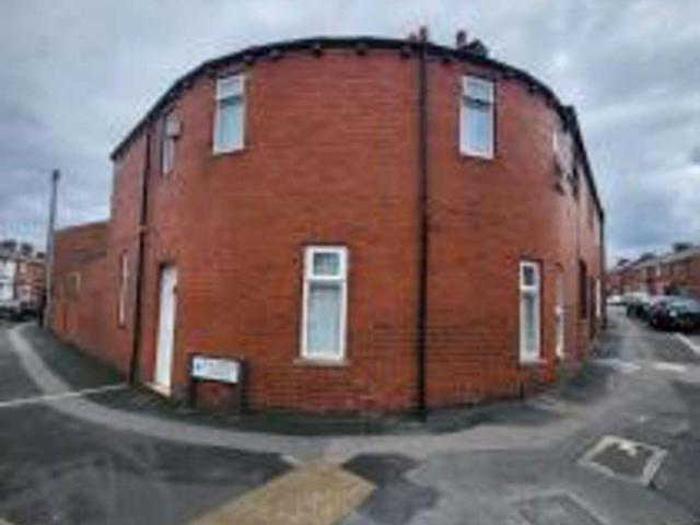 Kitchener Street Room 1 Double En Suite