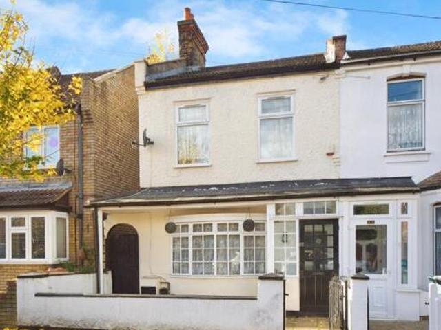 Kitchener Road, Walthamstow, 3 Bedroom End