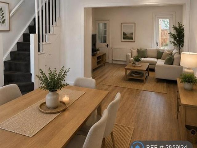Kitchener Road, Rochester, ME2 3 bed terraced house to rent £1,390 pcm £321 pw
